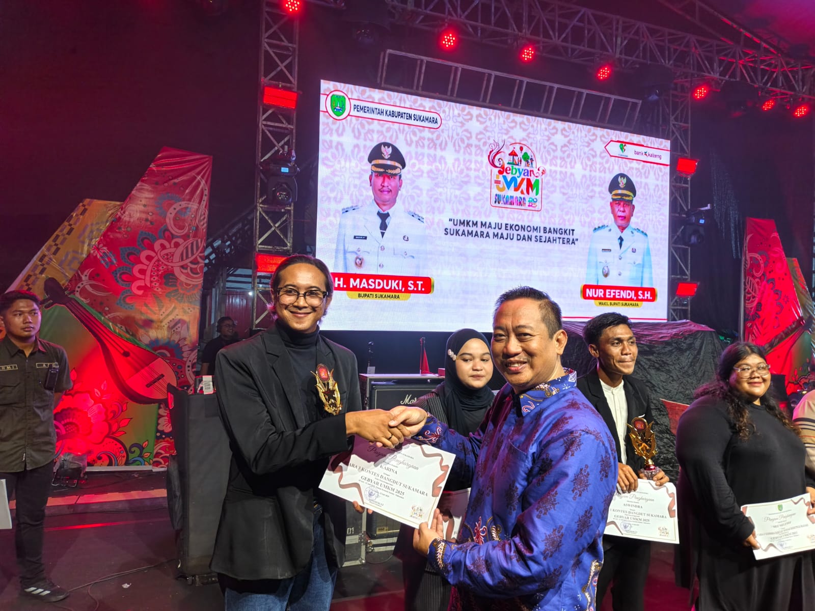 Bupati Masduki Tutup Gebyar UMKM Sukamara 2025